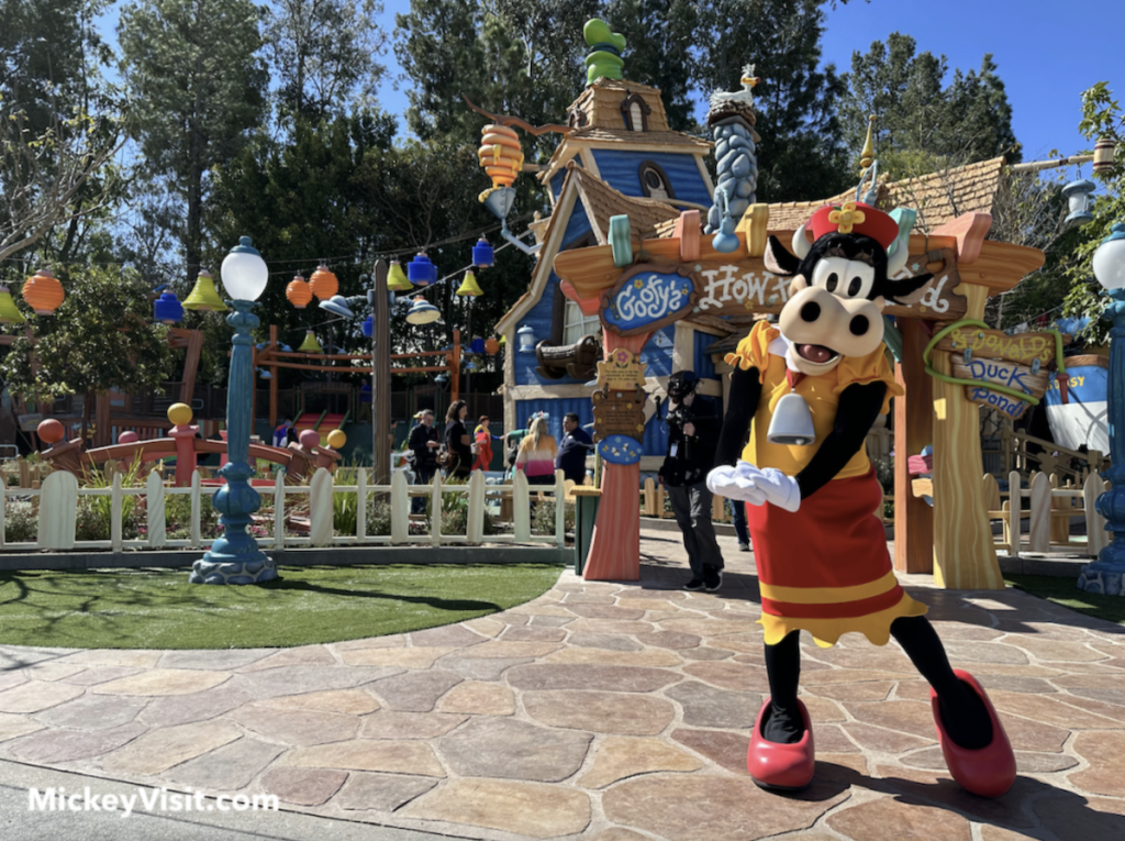 Disneyland Characters, the Ultimate Guide + Disneyland Character List ...