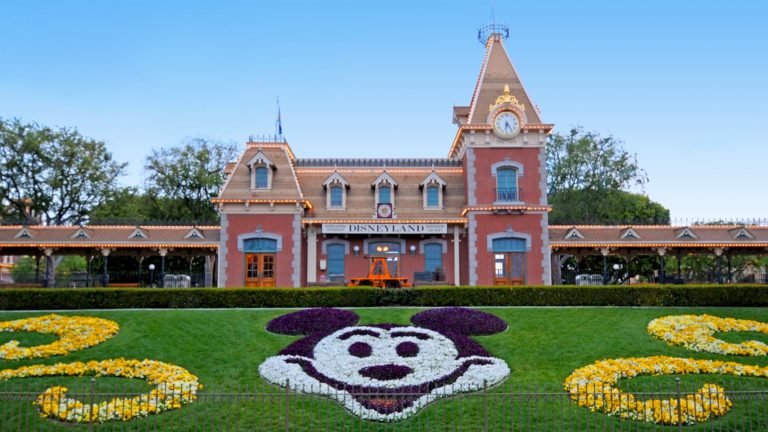 Carthay Circle Dining Review- Best Upscale Dining inside Disneyland