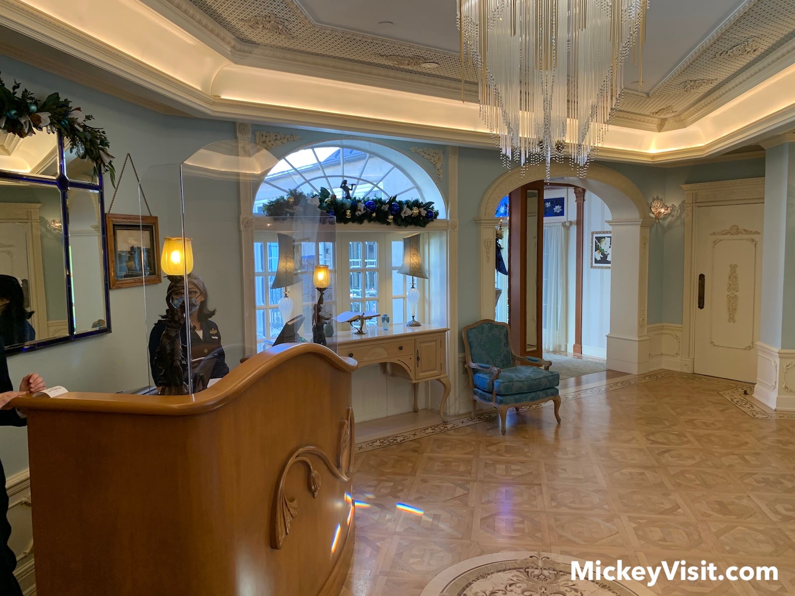 Inside Disneyland Club 33 - REVIEW, Membership Details