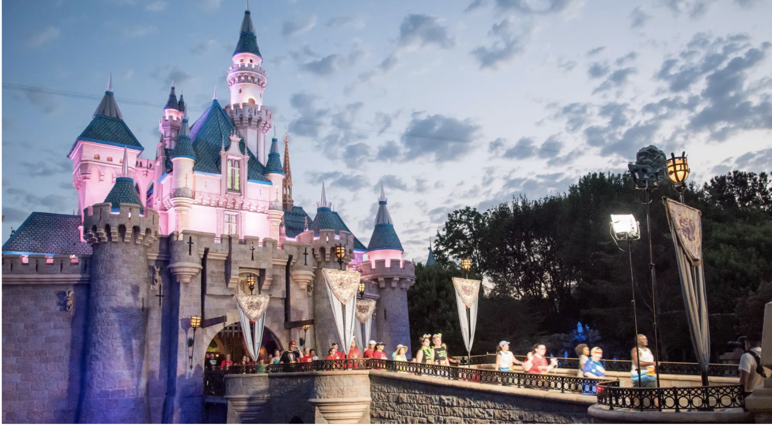 Disneyland runDisney Half Marathon 2025 Guide
