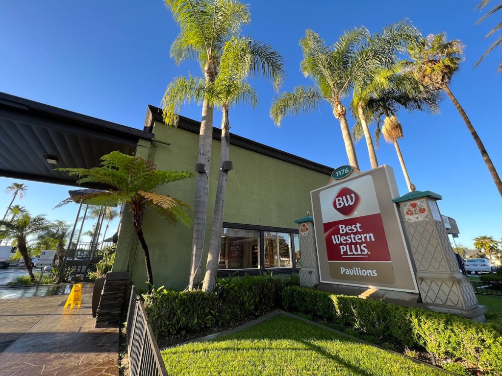 Best Western Plus Pavilions Disneyland Hotel Review - Mickey Visit ...