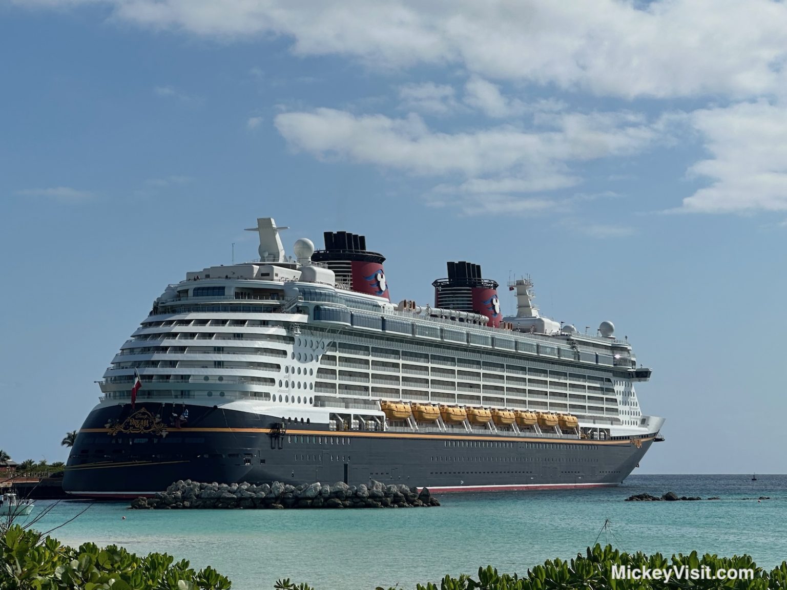 Disney Dream REVIEW- Disney Cruise Line Guide, Castaway Cay, Bahamas