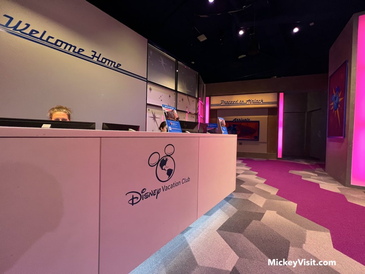 Disney Vacation Club Lounge at Disneyland - PHOTOS, Details