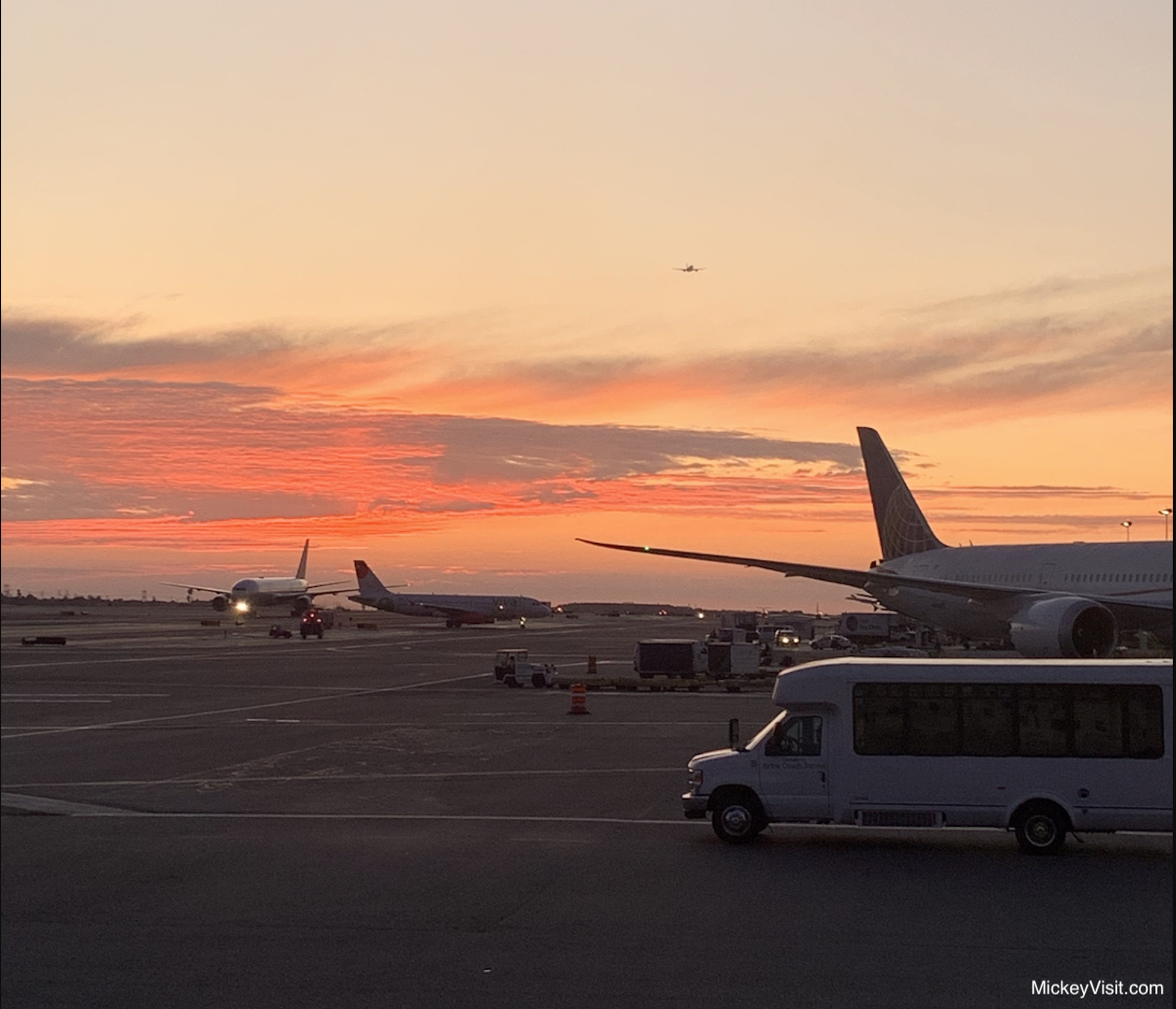 Best Ways to Get From LAX to Disneyland in Anaheim