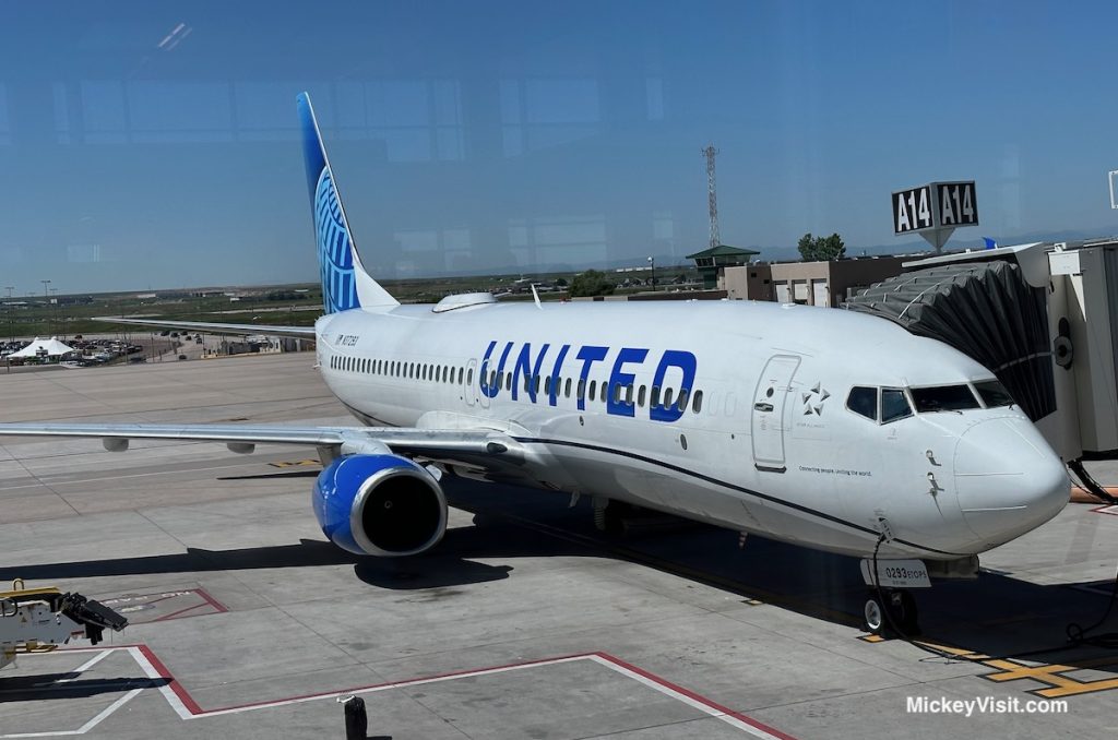 Guide to Flying United With Kids