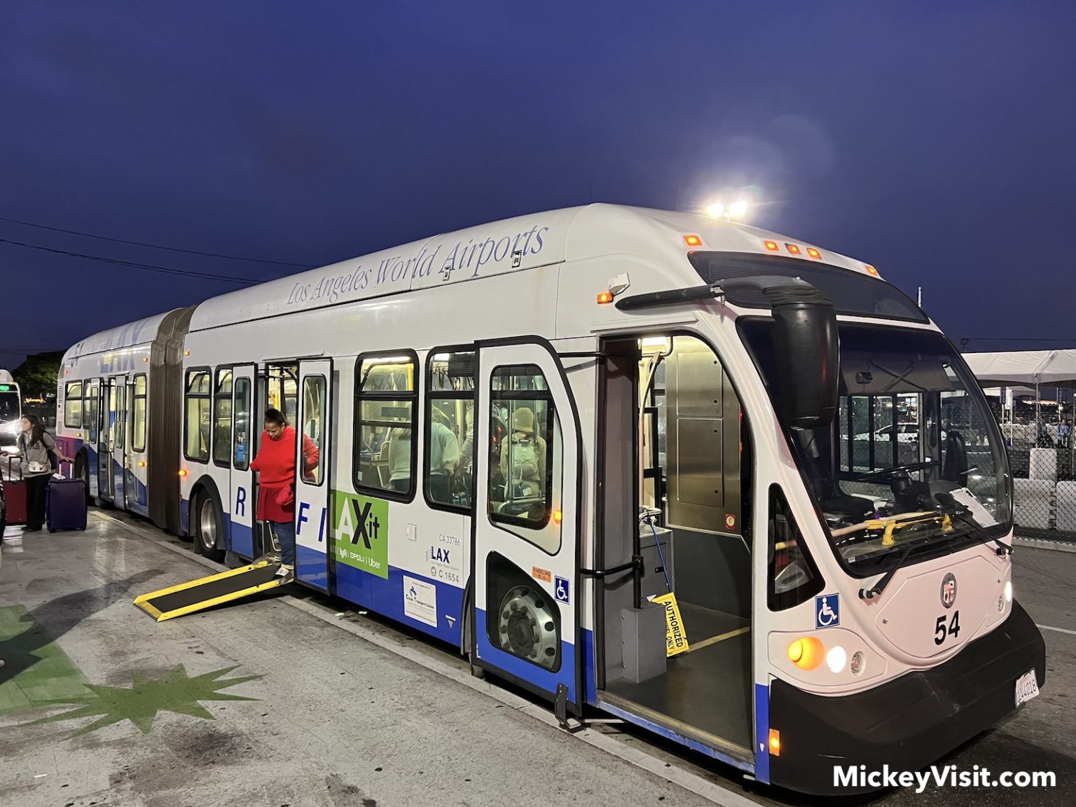 Best Ways to Get From LAX to Disneyland in Anaheim