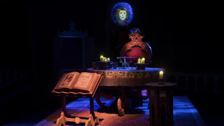 14 Spooky (and Somewhat Disturbing) Secrets of Disney's Haunted Mansion ...