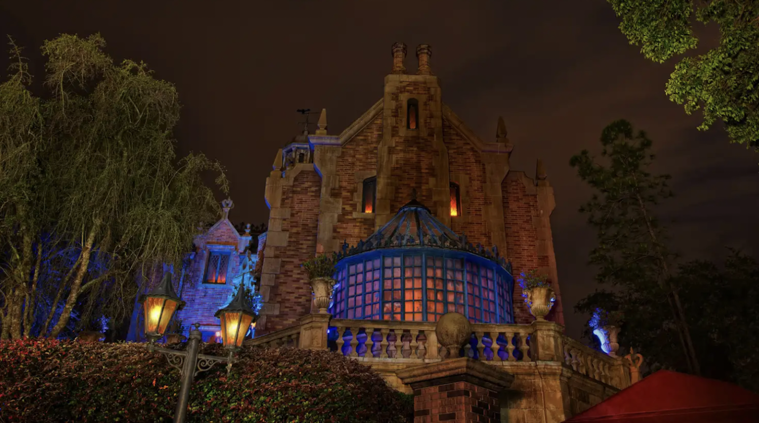 14 Spooky (and Somewhat Disturbing) Secrets of Disney's Haunted Mansion ...