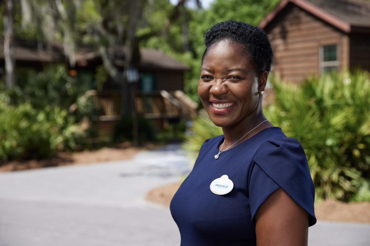 Disney CEO Bob Iger Surprised Disneyland Cast Members Part of Education ...