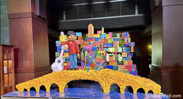 Top 6 Best Disneyland Halloween Foods, Plus Amazing Coco Food Display ...