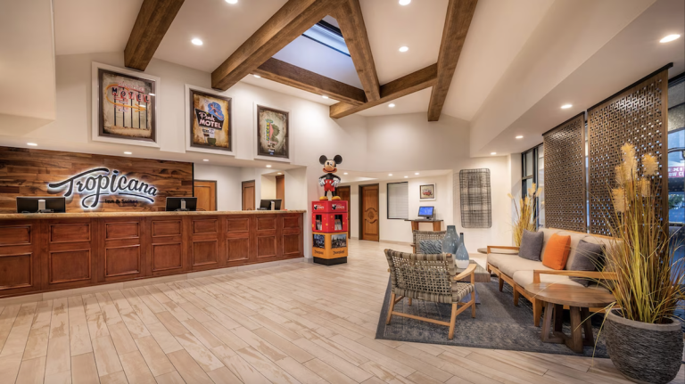 19 Best Disneyland Hotels Walking Distance (Under 15 min Walk)