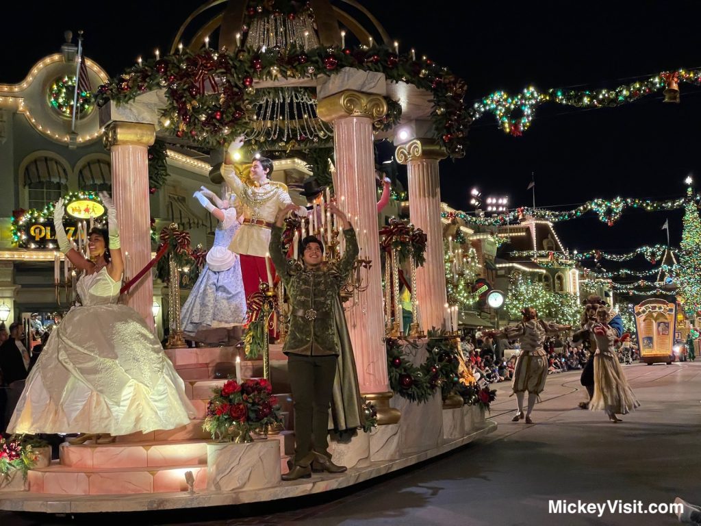 Disneyland Christmas Parade - Dates, Times, Dining Packages