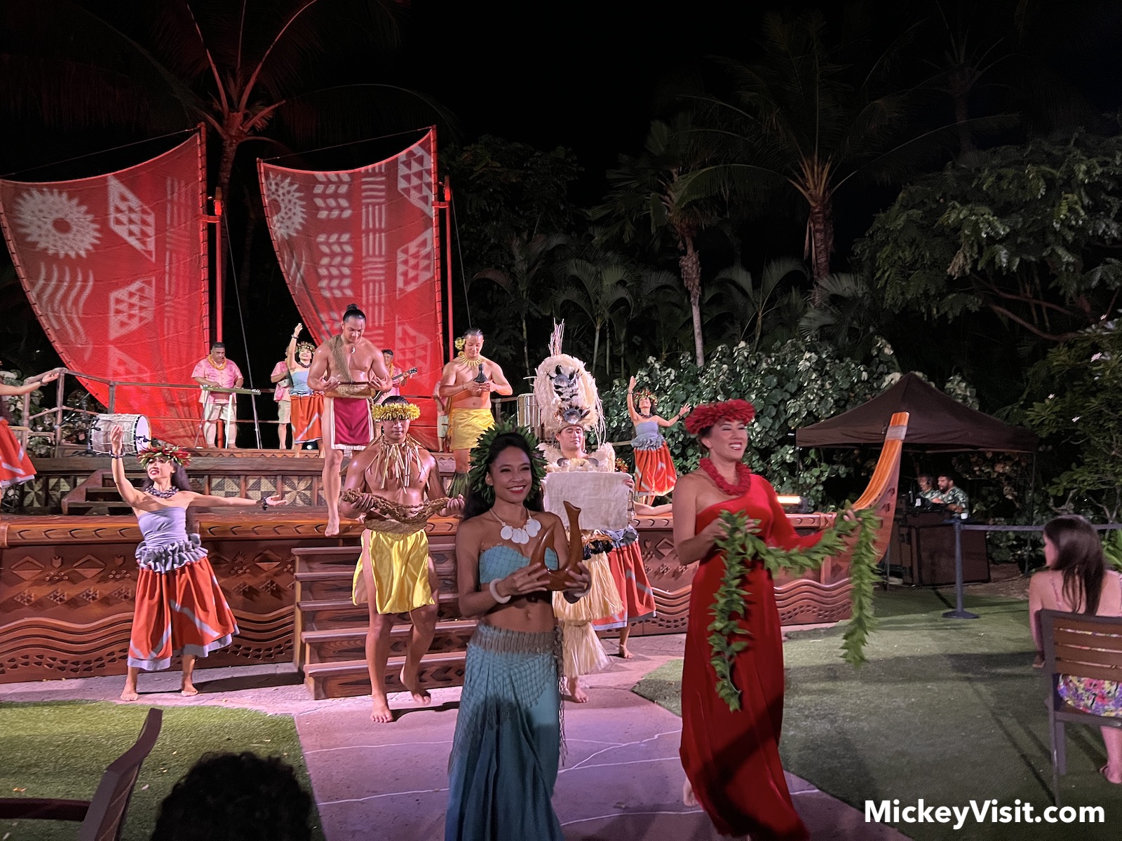 Disney Aulani Luau Review - Menu, Pricing, Tips, Worth It?