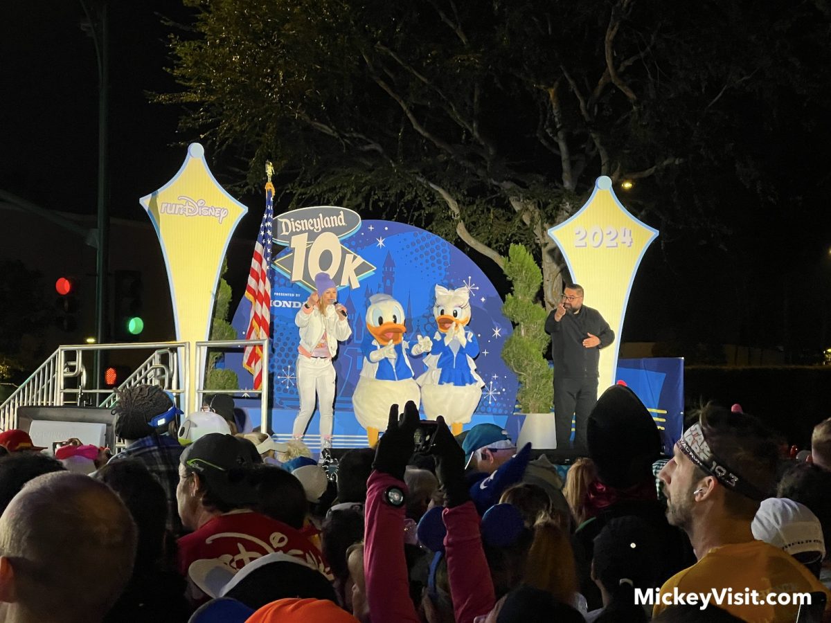 I Ran In The First runDisney Race at Disneyland Since 2017. Here's What ...