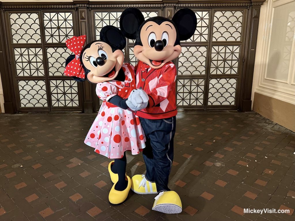 New Dating App For Disney Adults to Serve Single Riders - Mickey Visit ...