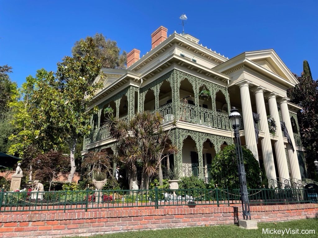 Disneyland California Weather - Monthly Historical Temps, Rainfall