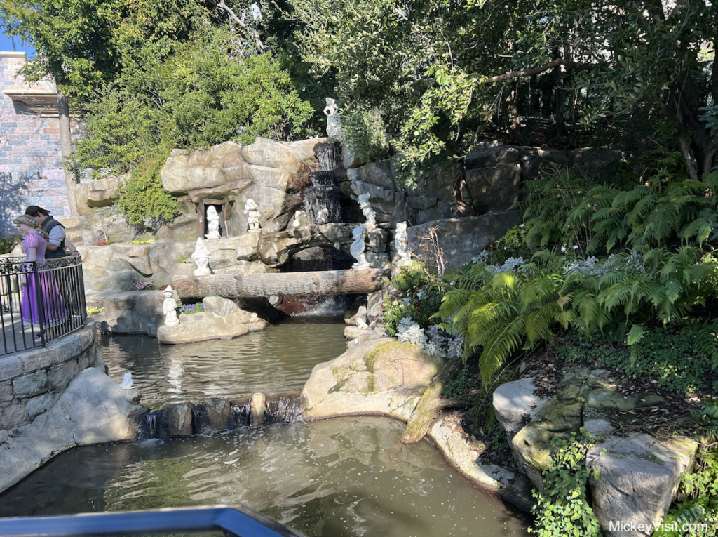 How to Get the Best Disneyland Castle Picture With NO Wait - Mickey ...