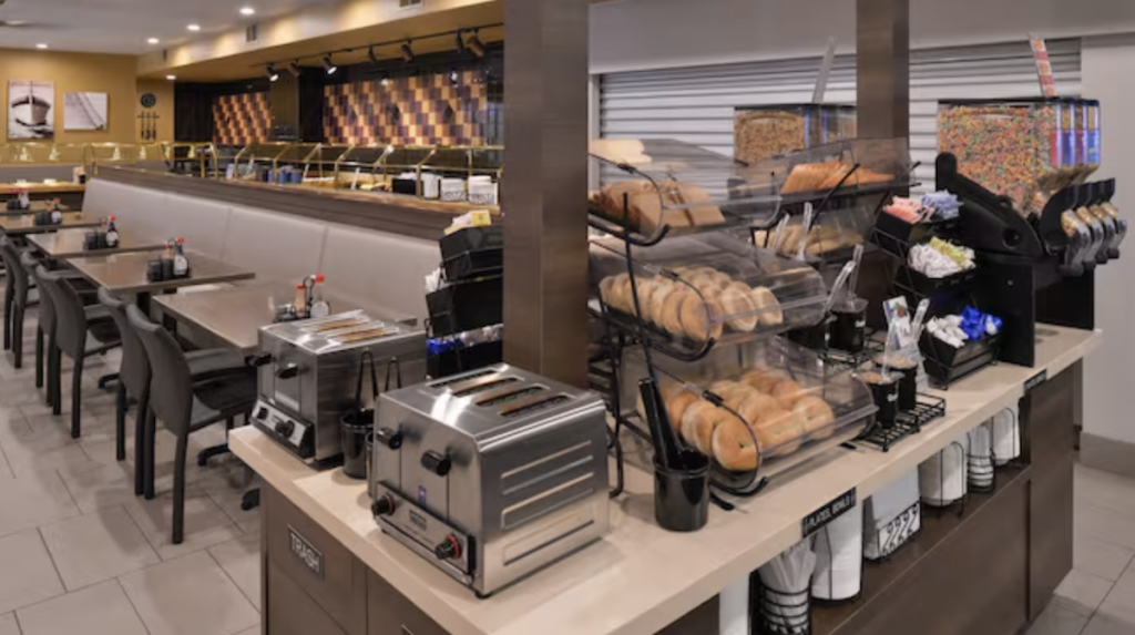 Hotels Near Disneyland With Free Breakfast & What They Serve