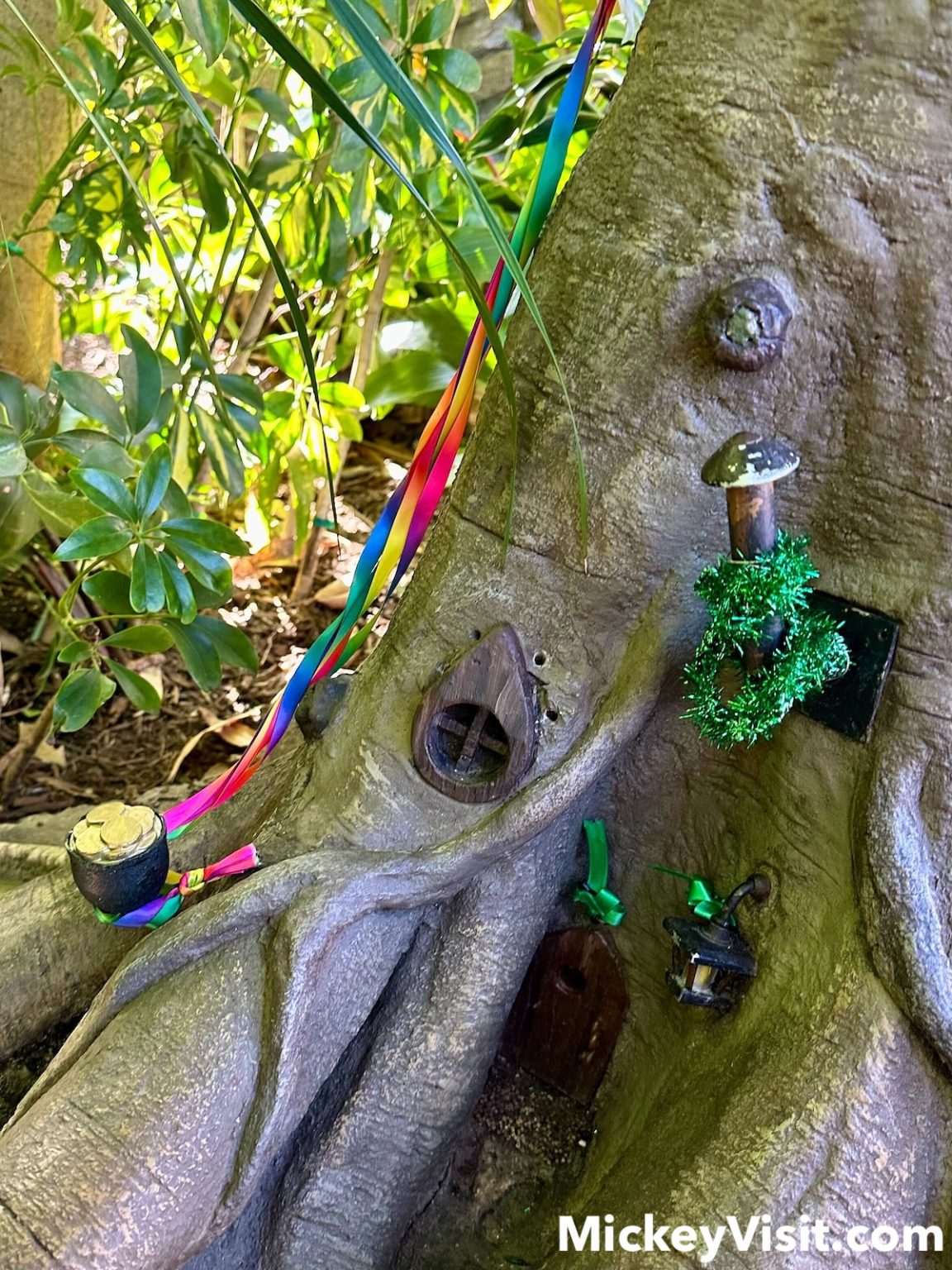 Hidden Leprechaun House in Disneyland! Here's the Story