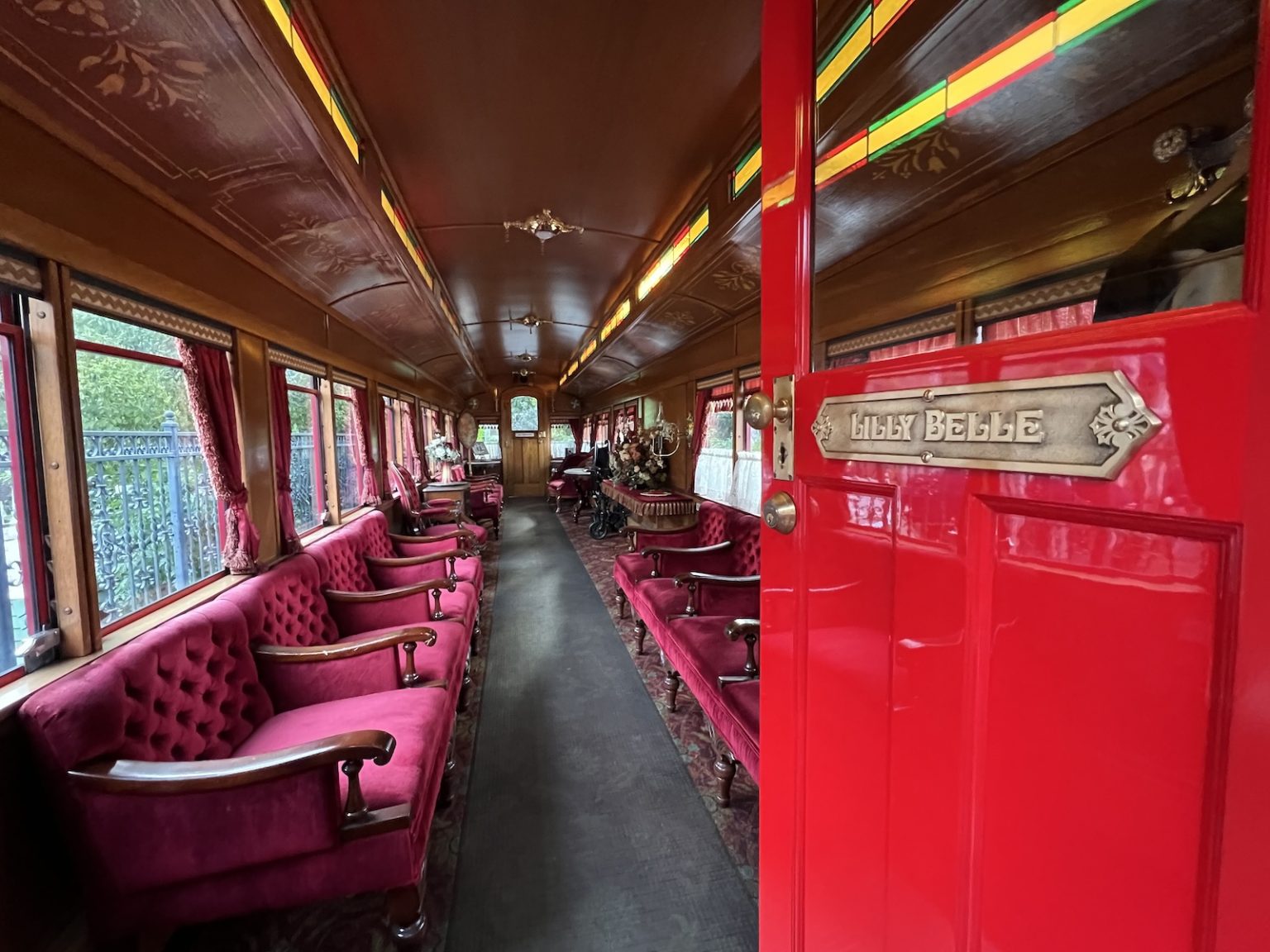 Two Fan-Favorite Disneyland Guided Tours Returning! One Includes Ride ...