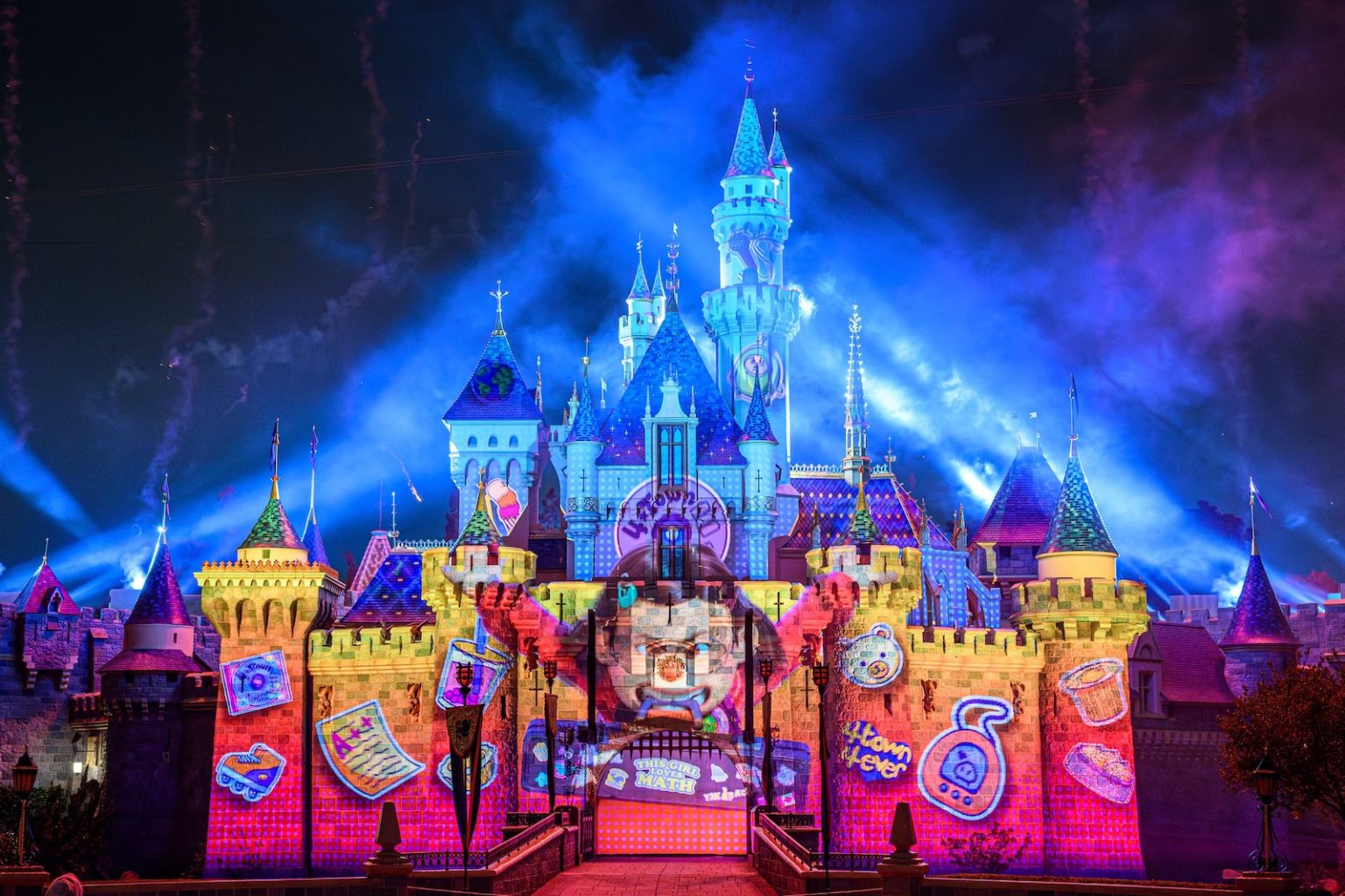 Top 6 of the BEST Tips for Disneyland's New Pixar Fest - Mickey Visit ...