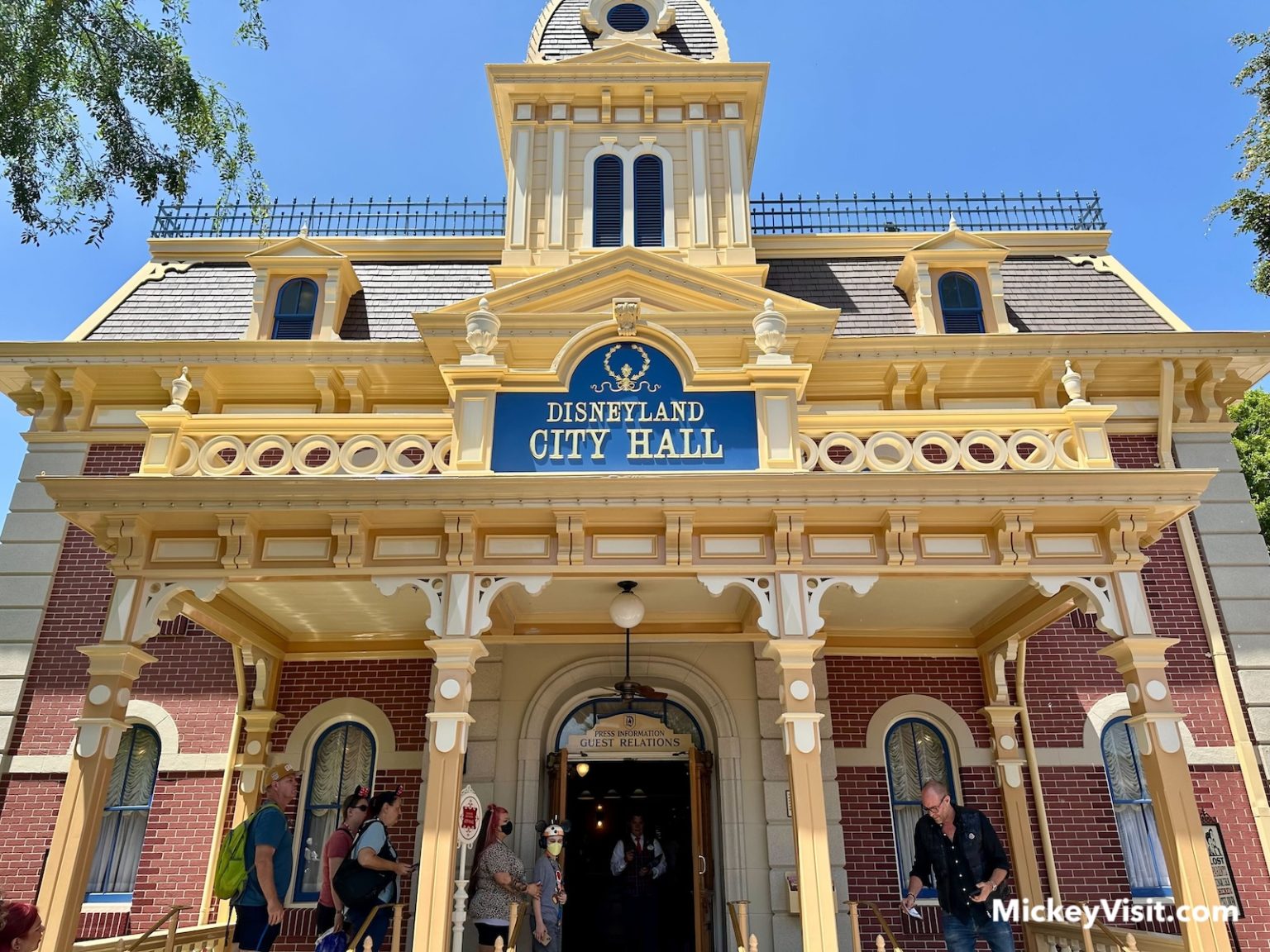 Disneyland UPDATE! Critter Country CONSTRUCTION, Pixar Fest ...