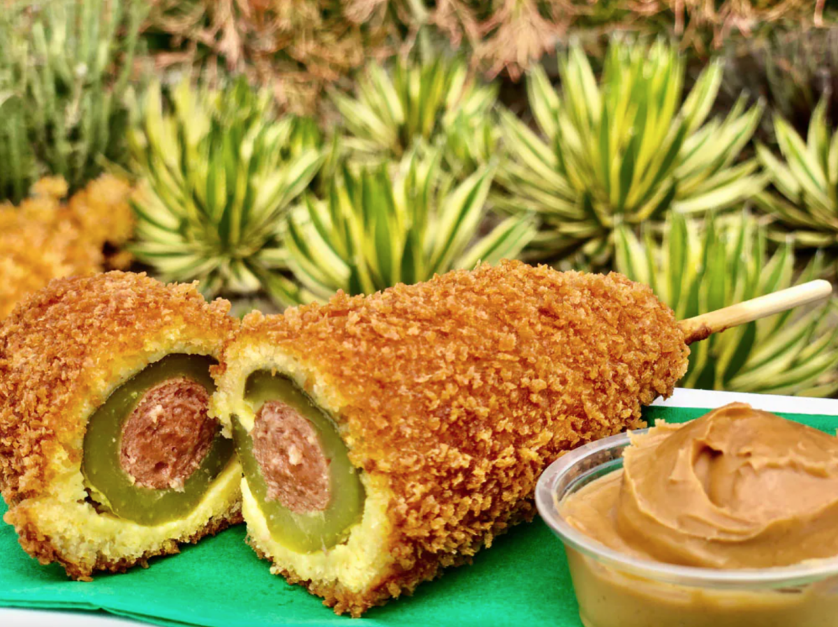 10 of the Craziest Food Items You Can Get at Disney Parks - Mickey ...