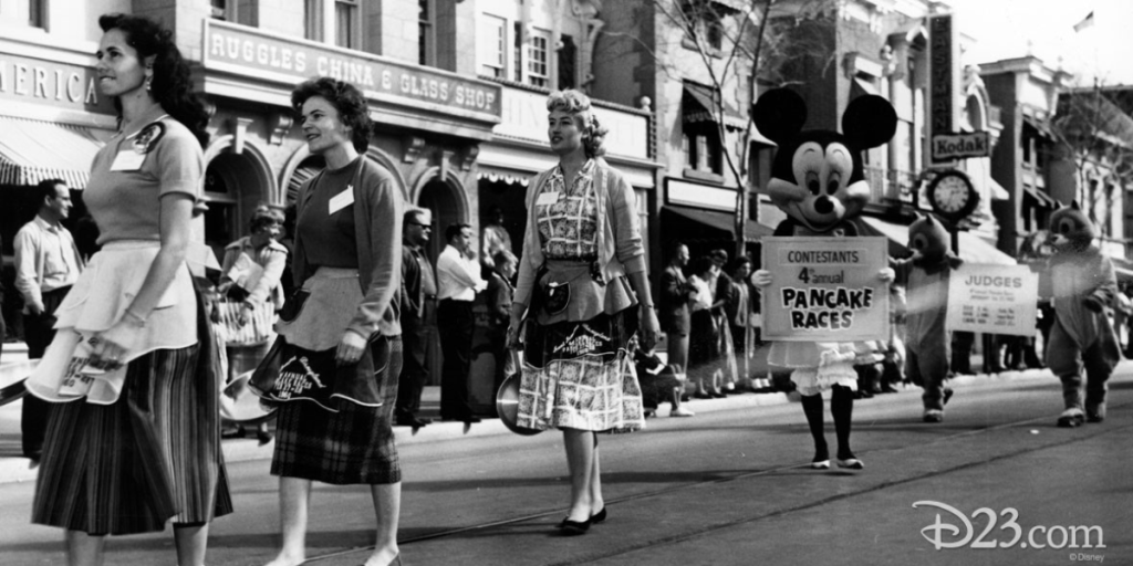 11 Weird Things We Can't Believe Were Once at Disneyland - Mickey Visit ...