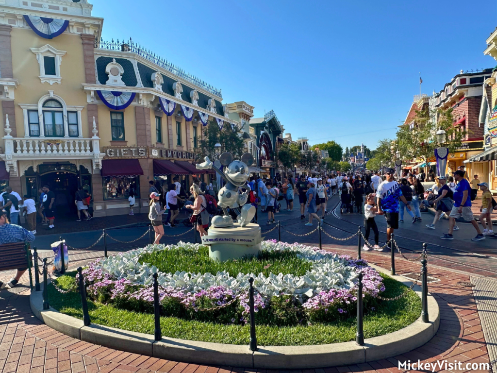 11 Weird Things We Can't Believe Were Once at Disneyland - Mickey Visit ...