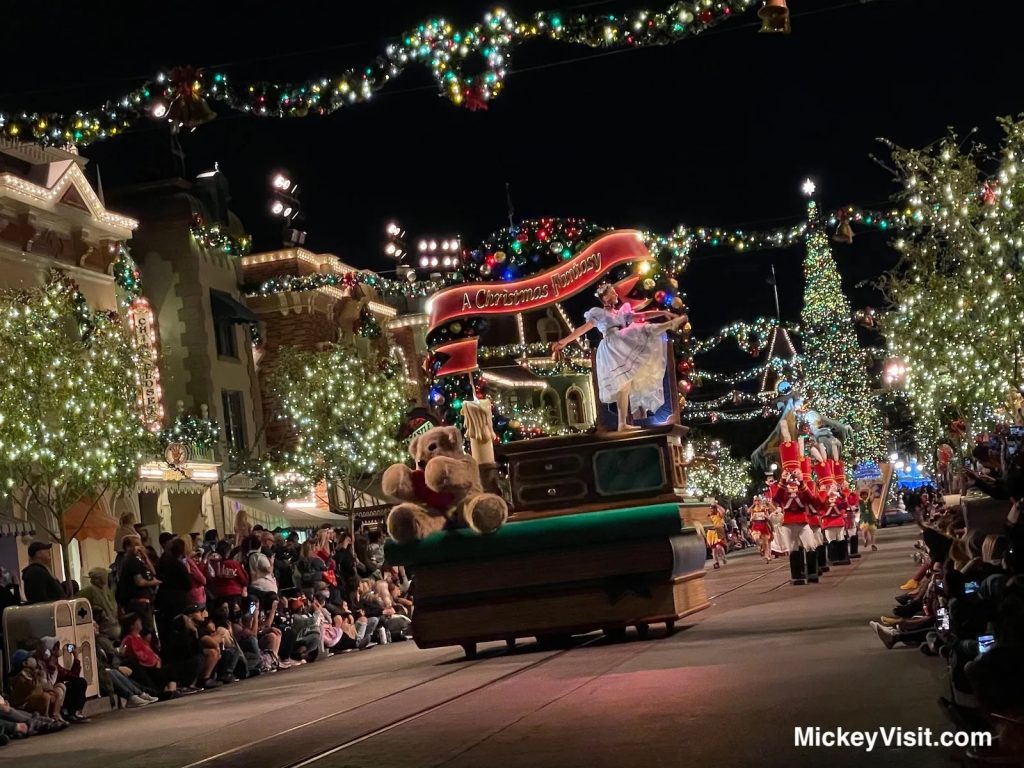 Disneyland in November 2026: Holiday Magic, Crowd Levels, and What to ...