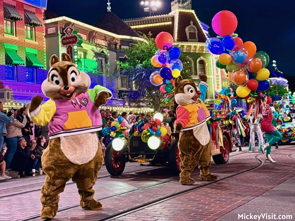 9 Disneyland Hacks We Use All the Time - Mickey Visit - Disney News ...