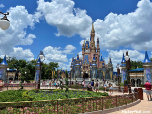 14 Ways That Disney World Uses Landscaping to Create Immersive ...