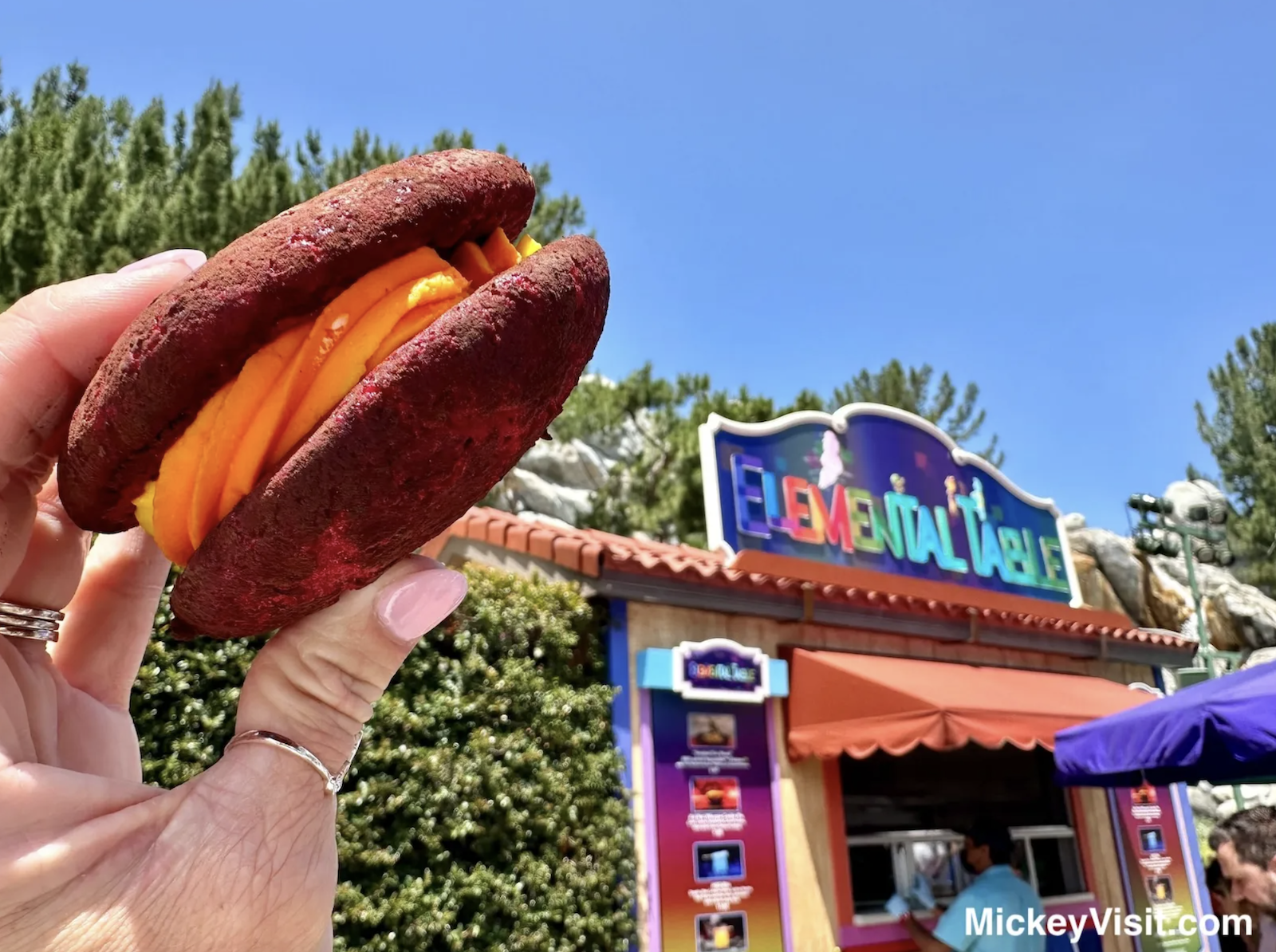 How Disneyland Creates New Foods To Go Viral on Social Media - Mickey ...