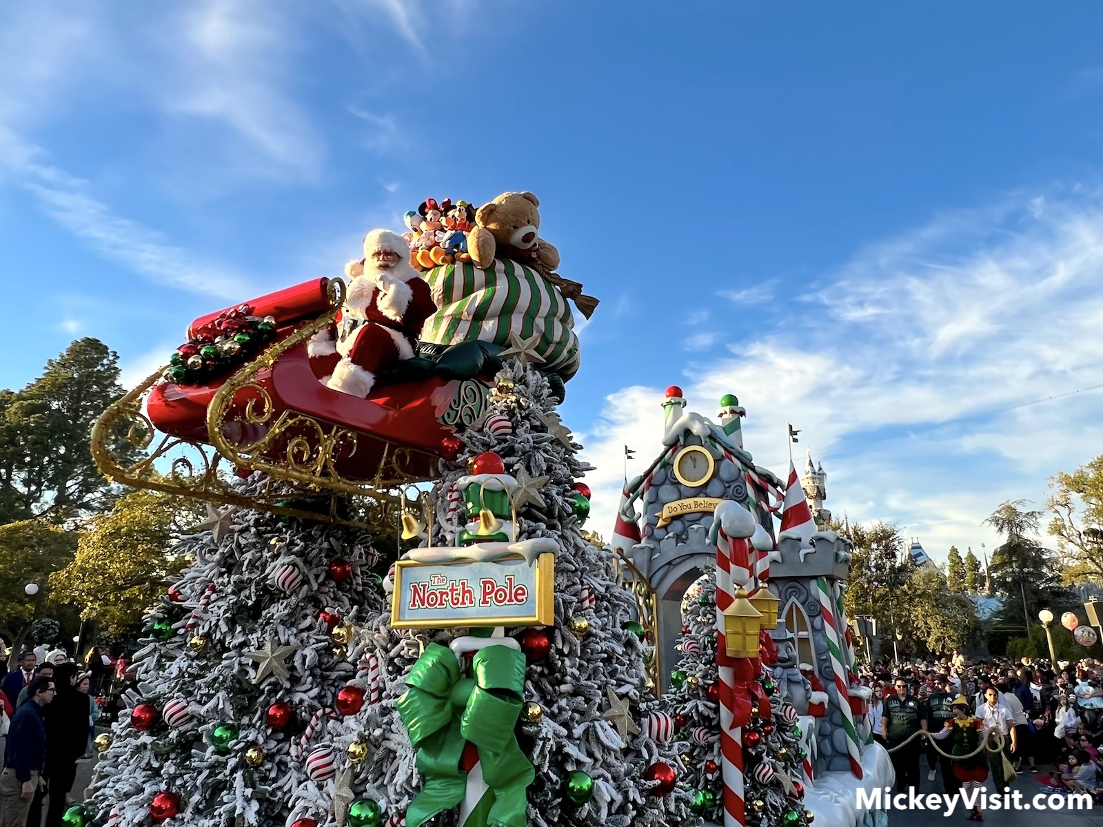 14 Things You Need to Know If You're Visiting Disneyland in November or ...