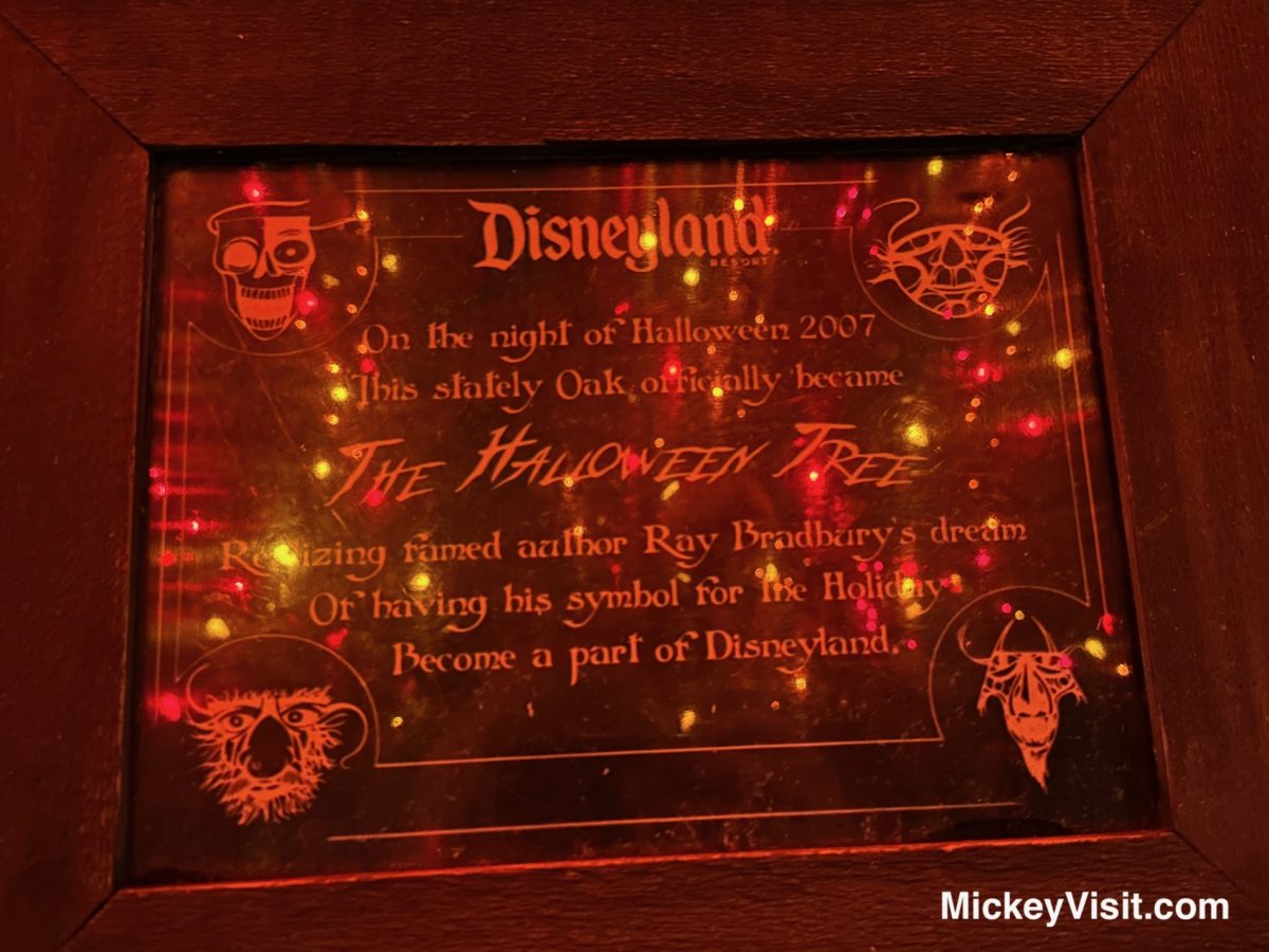 This Disneyland Tree is Decorated to Honor One of Disney's Biggest ...