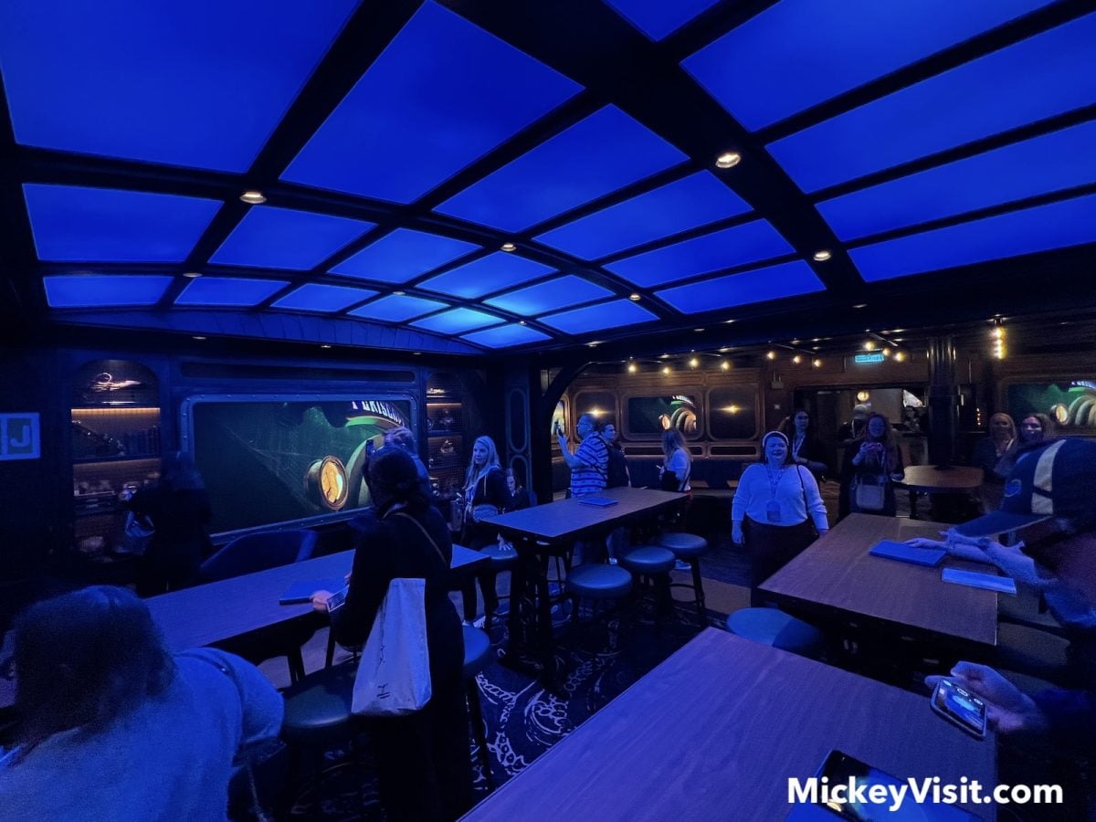 20,000 Leagues Under the Sea Bar Offers Immersive Lounge Experience ...