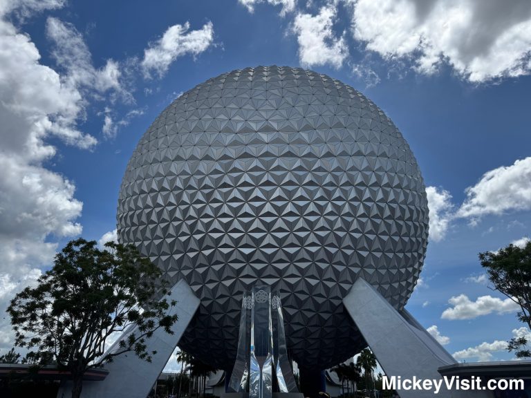 Iconic Disney World Restaurant Removing Meal Service - Mickey Visit ...