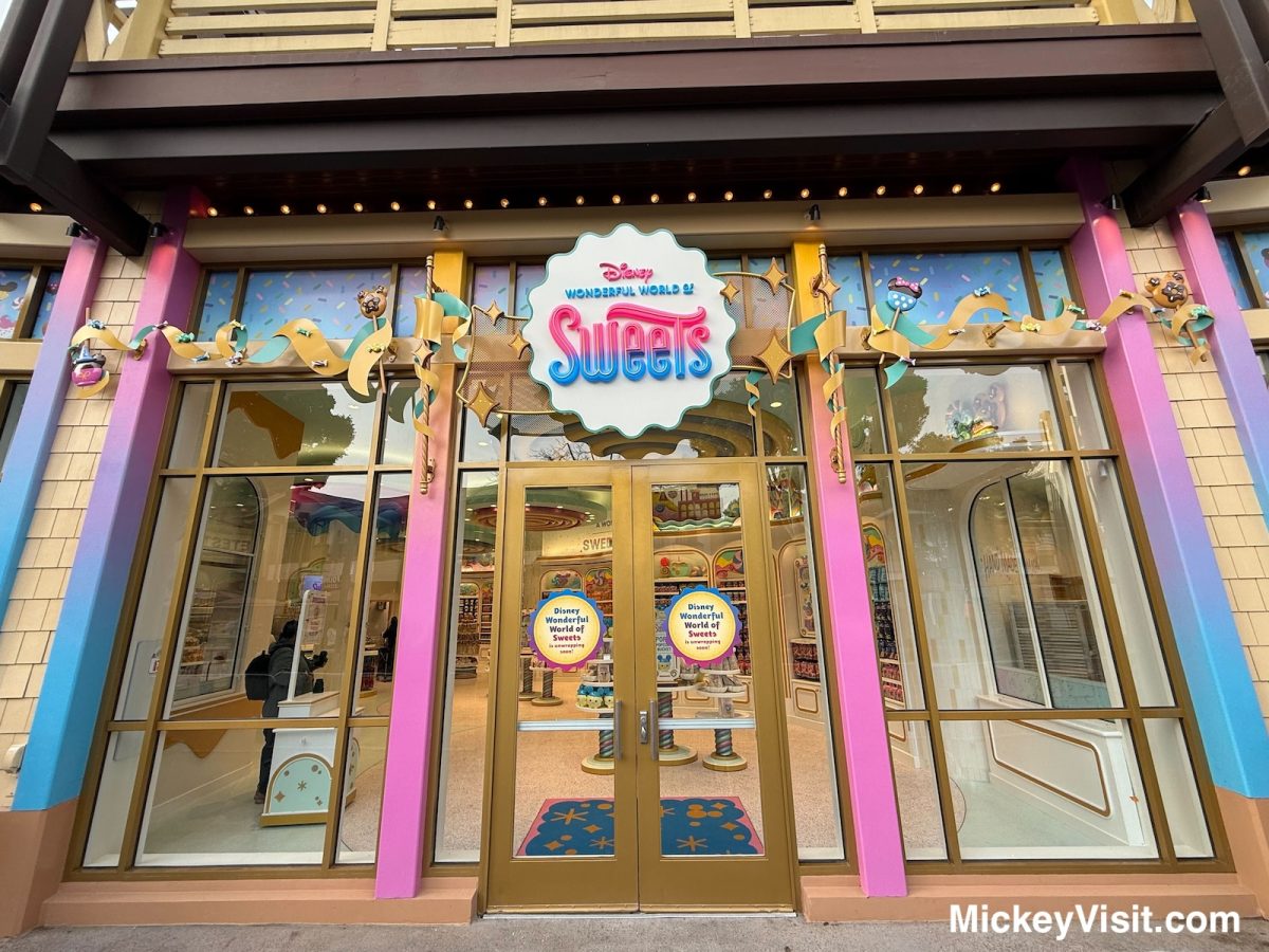 New Disneyland Sweet Shop Opens Featuring Beloved Disney World Snack ...