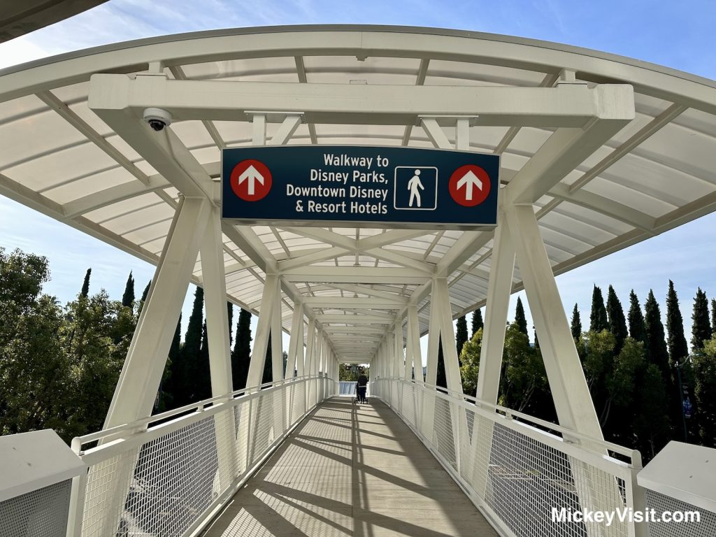 “I’m sorry about this non-magical time” Police Chase Causes Disneyland ...