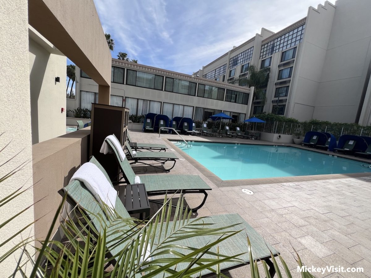 This Inexpensive Hotel Near Disneyland Has Several Kid-Friendly Perks ...