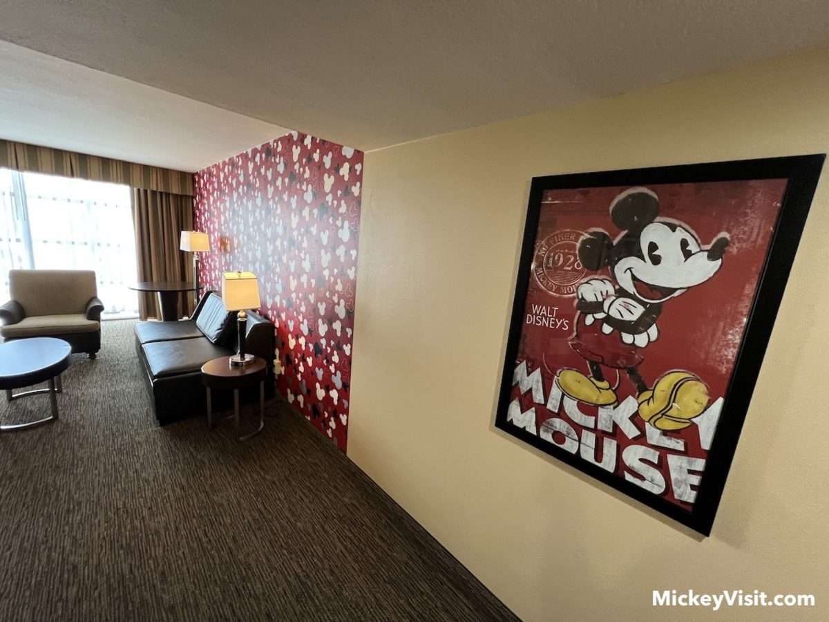 Disneyland Mickey Mouse-Themed Suite Available For $330 Per Night at ...
