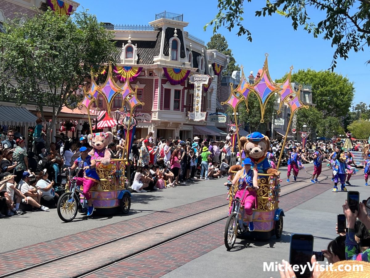 New Disneyland Cavalcade is More Parade-Like and Great to See ...