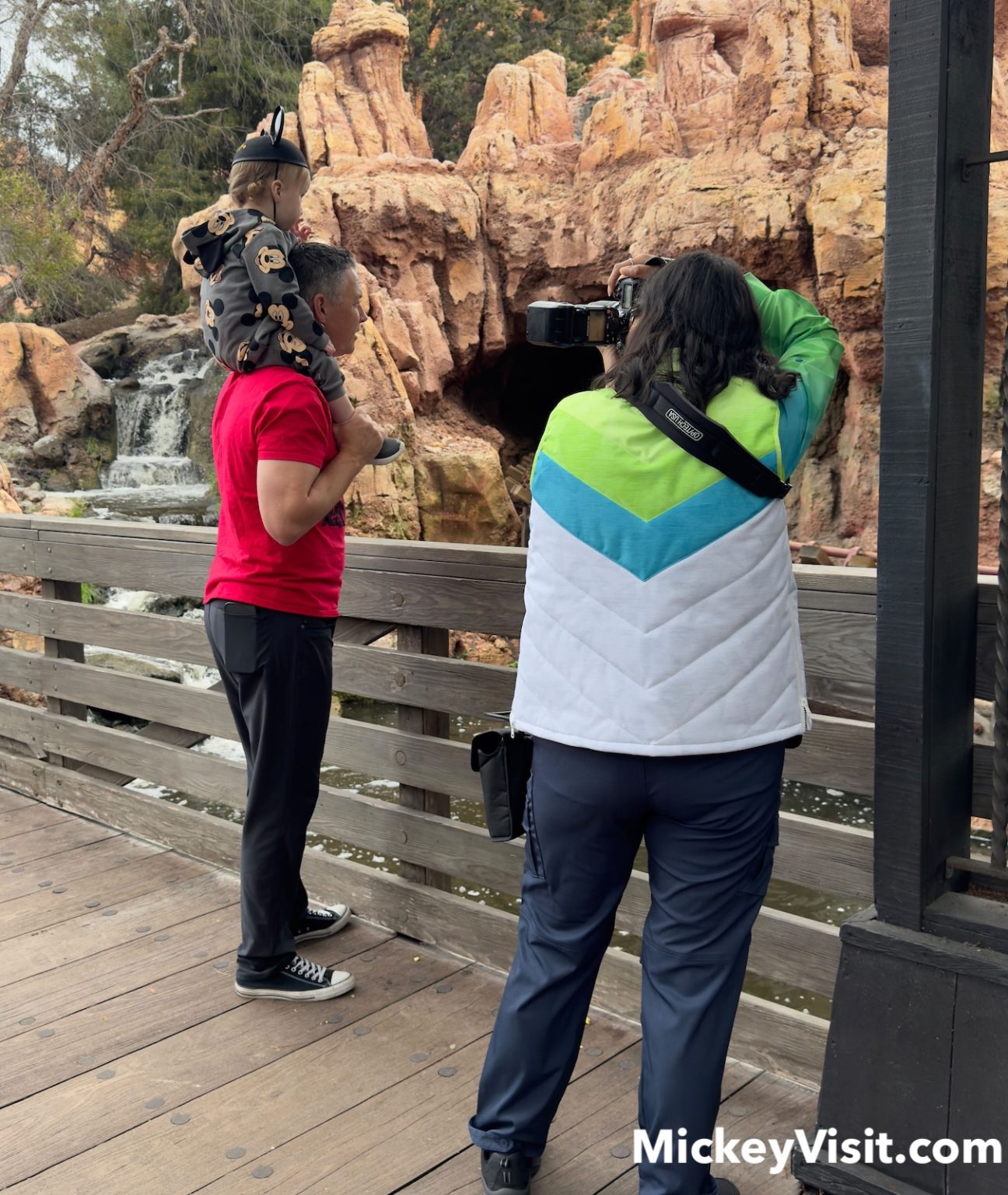Disneyland Quietly Reintroduces Cool Private Photoshoot Experience ...