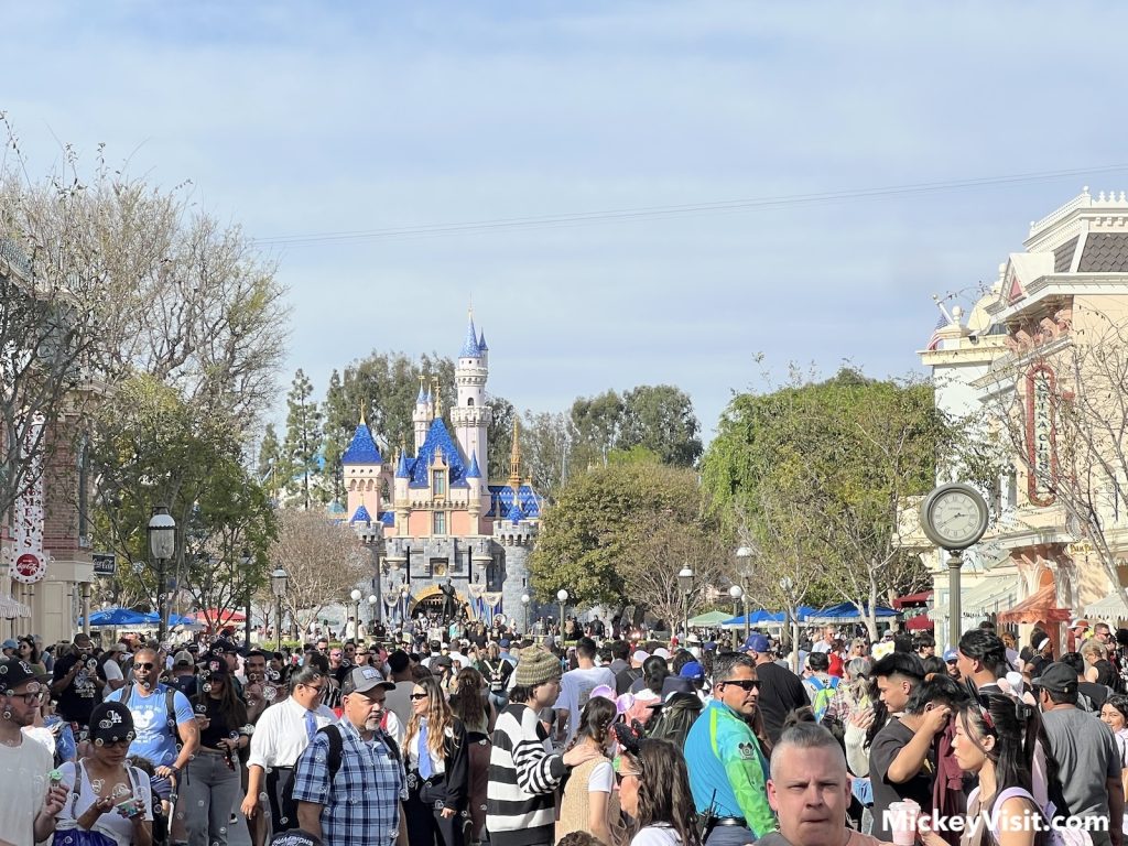 These Are the Exact Best and Worst Dates to Visit Disneyland According ...