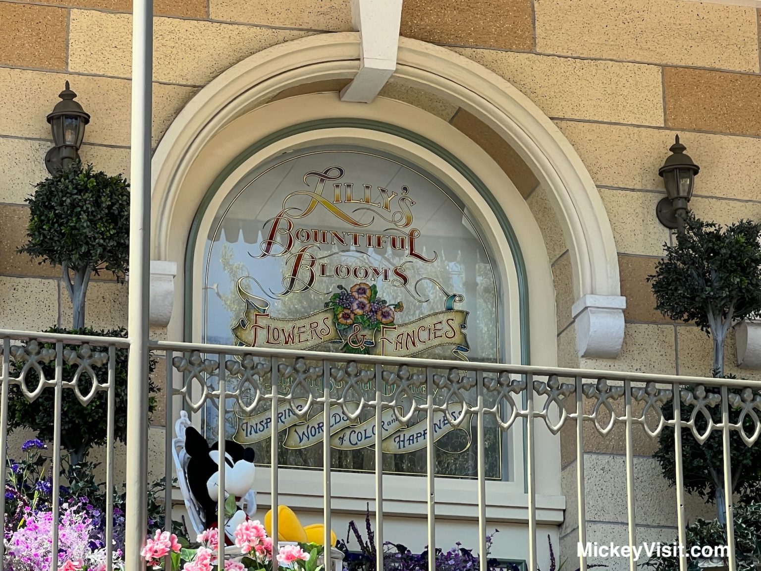 New Disneyland Window on Main Street and Golden Horseshoe Addition Just ...