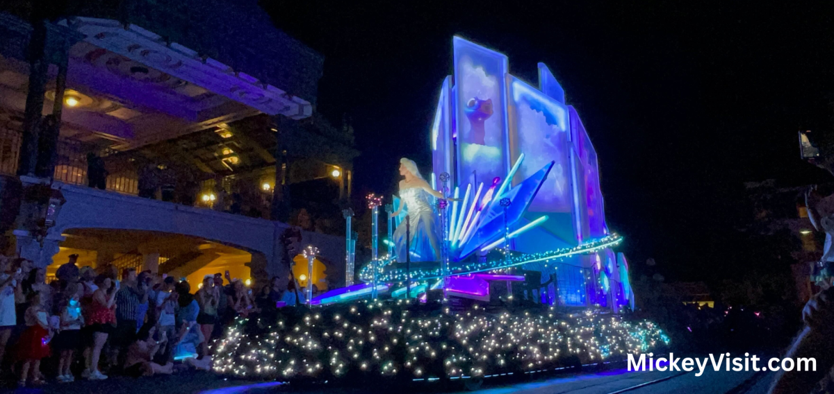 SURPRISE! New Disney Nighttime Starlight Parade Debuts Early - PHOTOS ...