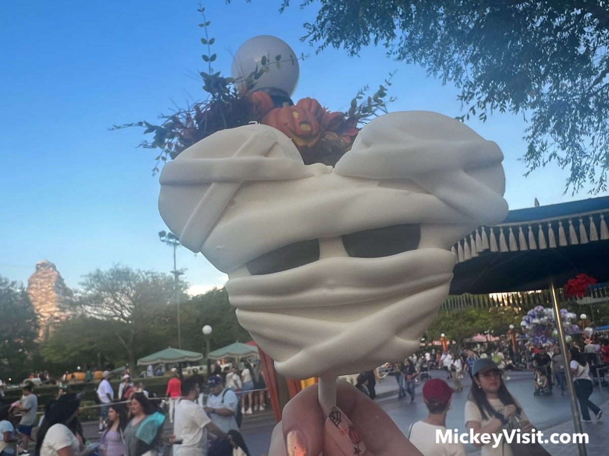 We Tried 19 Disneyland Halloween Foods! See Our Ratings of Each One ...