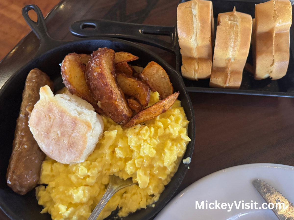 I Finally Tried Disney World’s Most Popular Character Dining - Is it ...