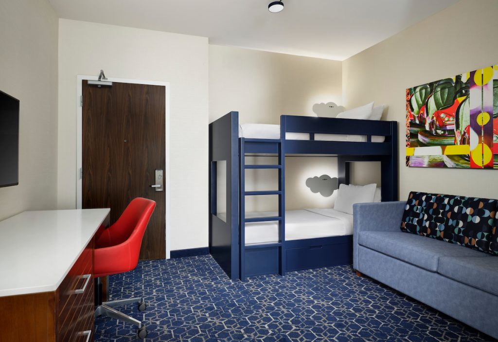 This Inexpensive Hotel Near Disneyland Offers Brand New Kids Suites and ...